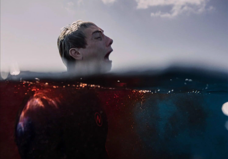 El Último Depredador, la lucha por sobrevivir ha comenzado – M C P